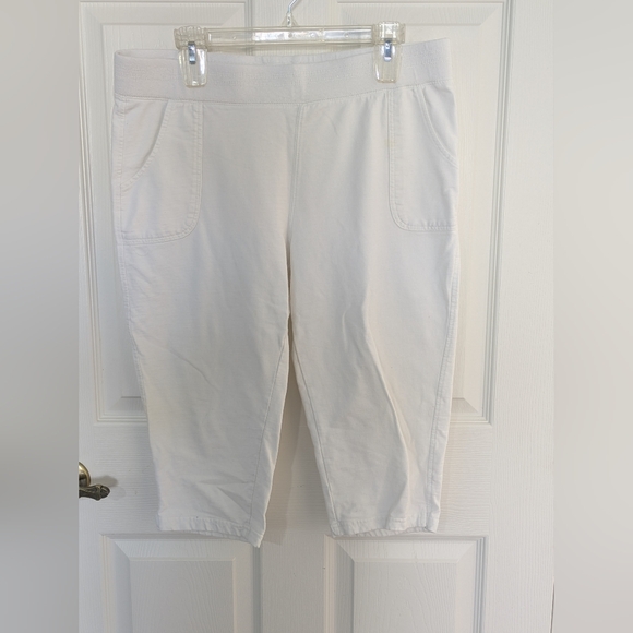 Sun Bay | Pants & Jumpsuits | Sun Bay White Capri Pant | Poshmark